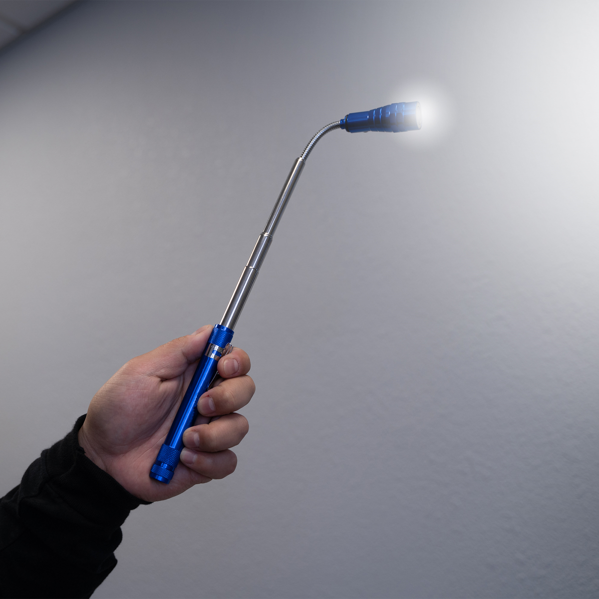 A1637 Retractable Flashlight – My Company Store